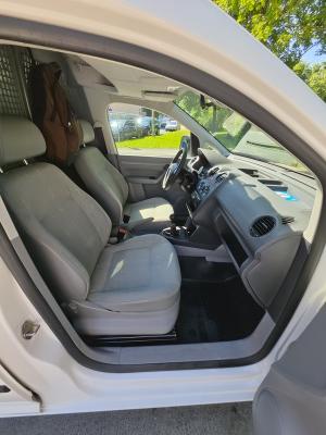 White Volkswagen Caddy 2008 in Tallinn, with an engine capacity of 2.00 L and mileage of 184 thousand km for 3000 €, photo 19 on AUTOMOTO.COM.LV