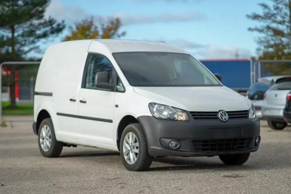 Balts Volkswagen Caddy 2011 Liepāja, ar dzinēja tilpumu 1.60 L un nobraukumu 284 tūkst. km par 5250 €, foto 4 vietnē AUTOMOTO.COM.LV