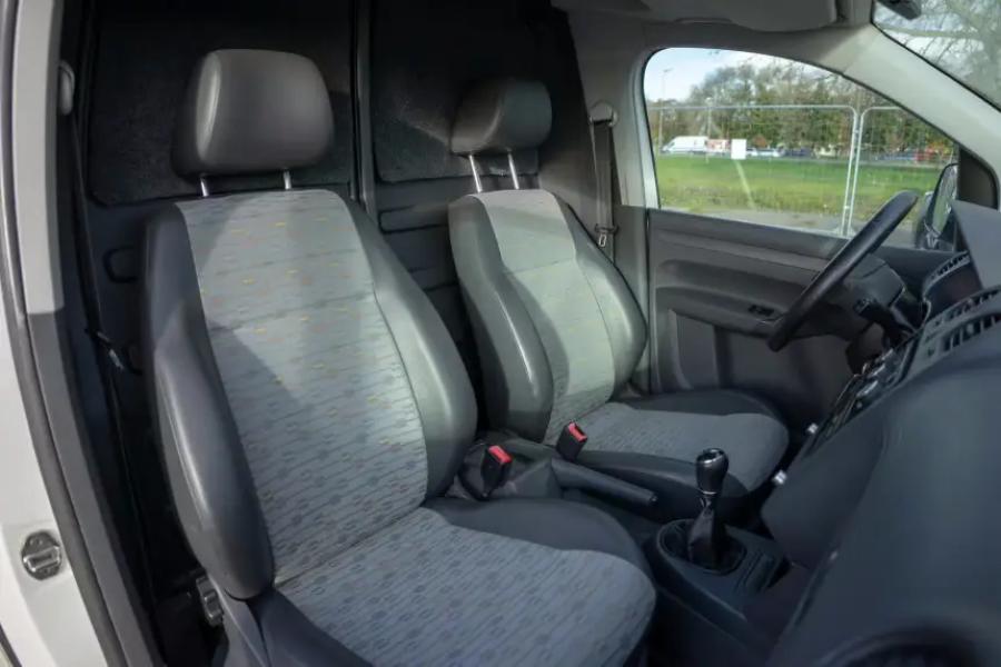 Balts Volkswagen Caddy 2011 Liepāja, ar dzinēja tilpumu 1.60 L un nobraukumu 284 tūkst. km par 5250 €, foto 8 vietnē AUTOMOTO.COM.LV