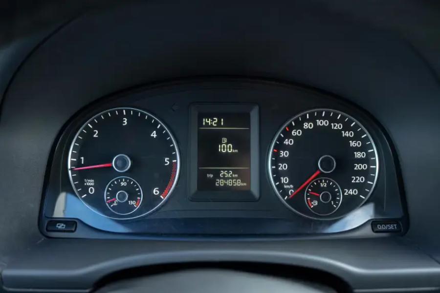 Balts Volkswagen Caddy 2011 Liepāja, ar dzinēja tilpumu 1.60 L un nobraukumu 284 tūkst. km par 5250 €, foto 12 vietnē AUTOMOTO.COM.LV