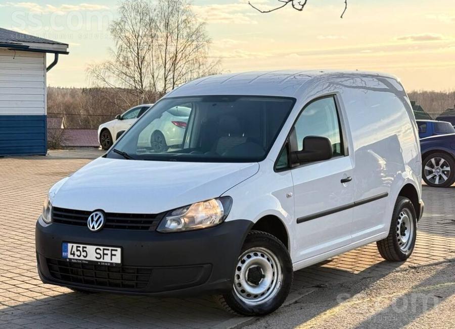 White Volkswagen Caddy 2012 in Valka, with an engine capacity of 1.60 L and mileage of 235 thousand km for 4850 €, photo 4 on AUTOMOTO.COM.LV