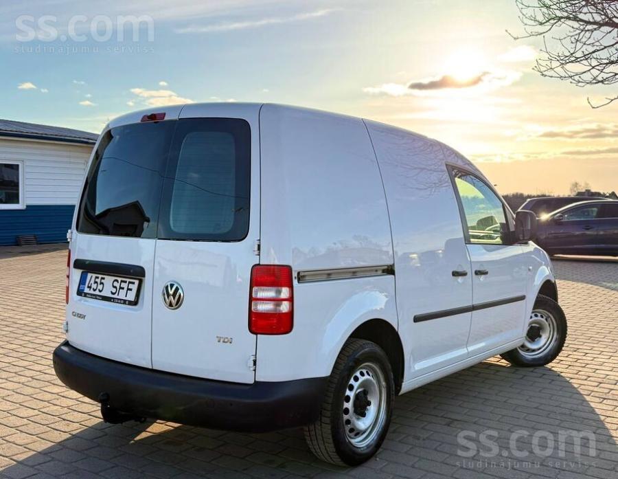 White Volkswagen Caddy 2012 in Valka, with an engine capacity of 1.60 L and mileage of 235 thousand km for 4850 €, photo 9 on AUTOMOTO.COM.LV