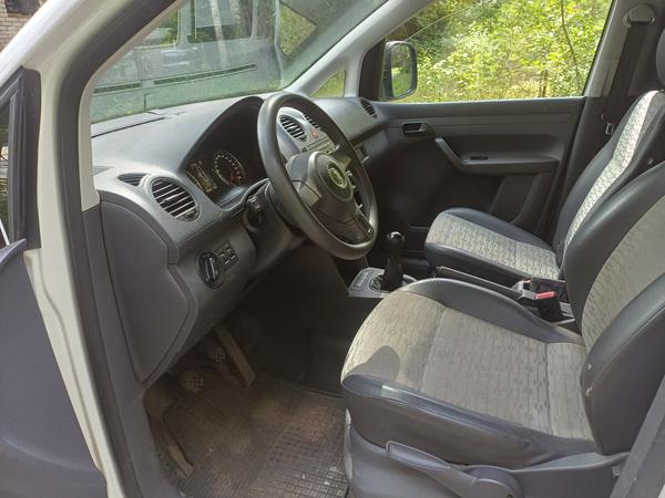 Balts Volkswagen Caddy 2012 Elva, ar dzinēja tilpumu 1.60 L un nobraukumu 289 tūkst. km par 3500 €, foto 7 vietnē AUTOMOTO.COM.LV