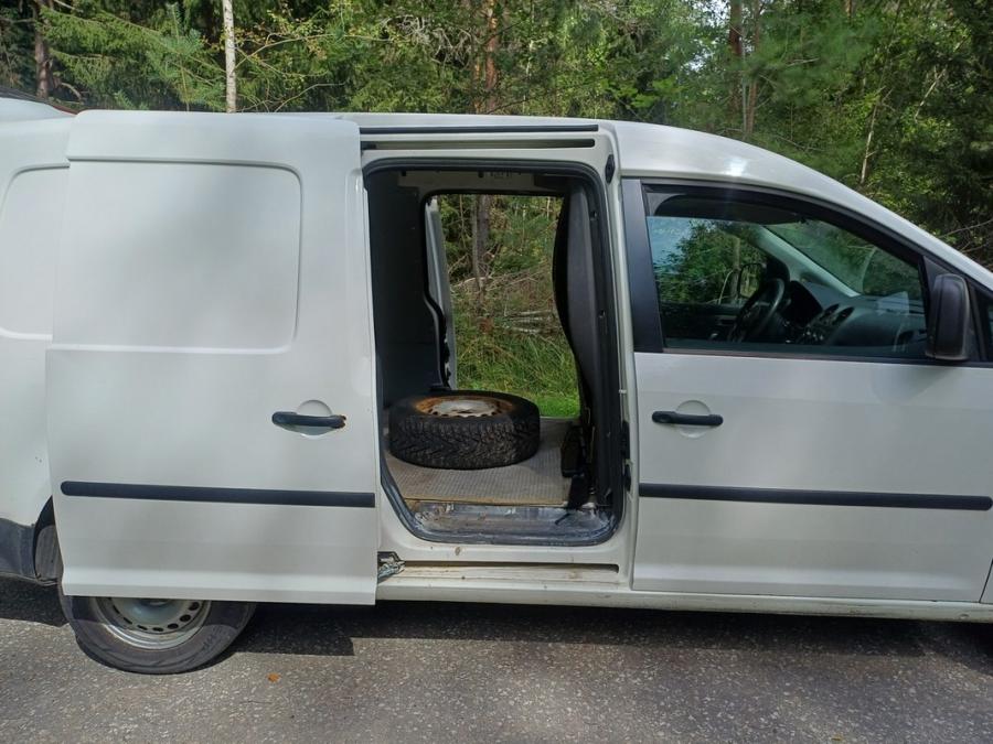 Balts Volkswagen Caddy 2012 Elva, ar dzinēja tilpumu 1.60 L un nobraukumu 289 tūkst. km par 3500 €, foto 15 vietnē AUTOMOTO.COM.LV
