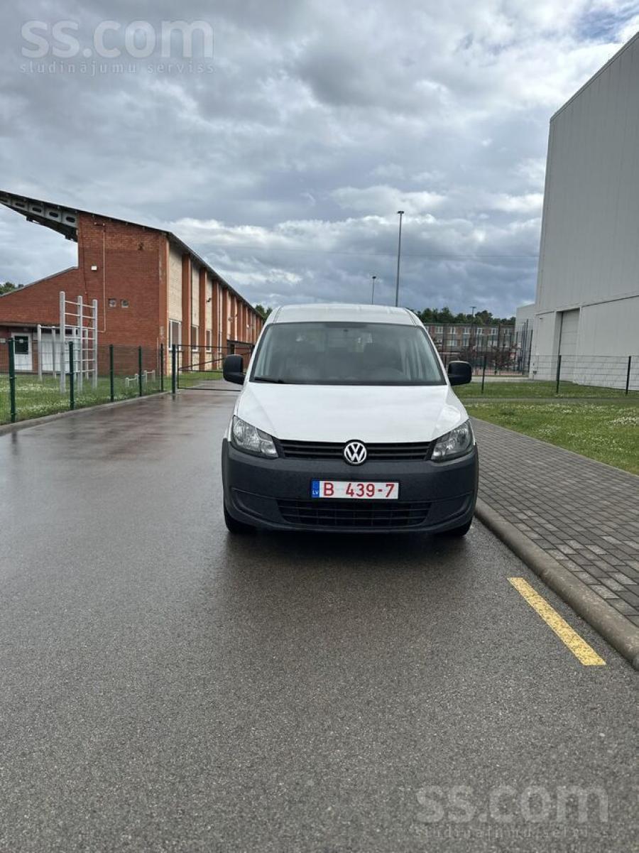 White Volkswagen Caddy 2013 in Jekabpils, with an engine capacity of 1.60 L and mileage of 289 thousand km for 6500 €, photo 9 on AUTOMOTO.COM.LV