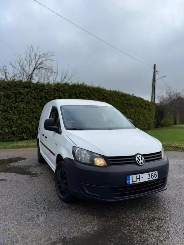 White Volkswagen Caddy 2013 in Riga, with an engine capacity of 1.60 L and mileage of 280 thousand km for 3600 €, photo 1 on AUTOMOTO.COM.LV