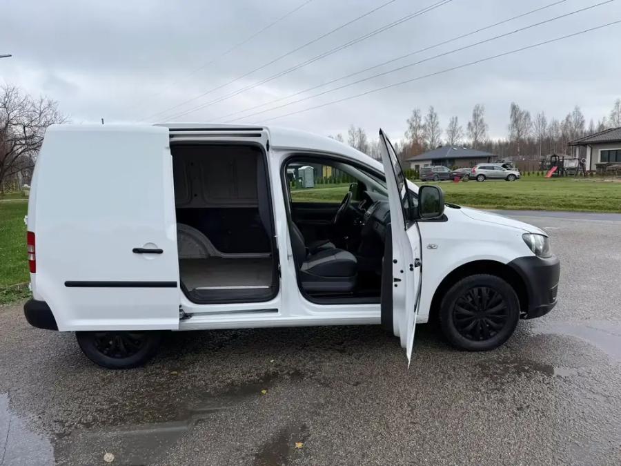 Balts Volkswagen Caddy 2013 Rīga, ar dzinēja tilpumu 1.60 L un nobraukumu 280 tūkst. km par 3600 €, foto 4 vietnē AUTOMOTO.COM.LV