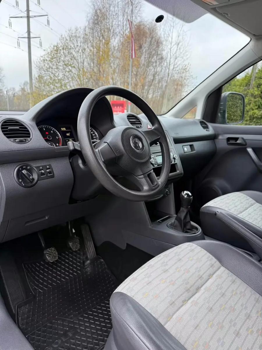 Balts Volkswagen Caddy 2013 Rīga, ar dzinēja tilpumu 1.60 L un nobraukumu 280 tūkst. km par 3600 €, foto 14 vietnē AUTOMOTO.COM.LV