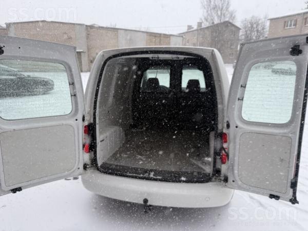 White Volkswagen Caddy 2014 in Dobele, with an engine capacity of 2.00 L and mileage of 205 thousand km for 4250 €, photo 3 on AUTOMOTO.COM.LV