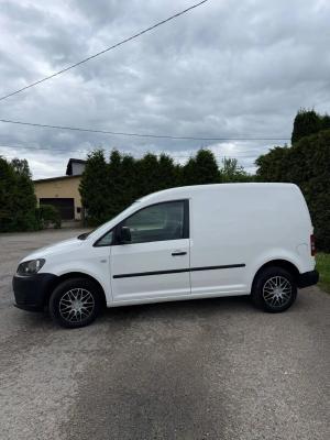 White Volkswagen Caddy 2014 in Riga, with an engine capacity of 1.60 L and mileage of 310 thousand km for 3900 €, photo 4 on AUTOMOTO.COM.LV