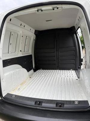 White Volkswagen Caddy 2014 in Riga, with an engine capacity of 1.60 L and mileage of 310 thousand km for 3900 €, photo 10 on AUTOMOTO.COM.LV