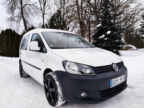 White Volkswagen Caddy 2015 in Mazeikiai, with an engine capacity of 1.60 L and mileage of 241 thousand km for 6800 €, photo 5 on AUTOMOTO.COM.LV