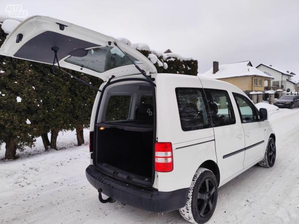 White Volkswagen Caddy 2015 in Mazeikiai, with an engine capacity of 1.60 L and mileage of 241 thousand km for 6800 €, photo 8 on AUTOMOTO.COM.LV