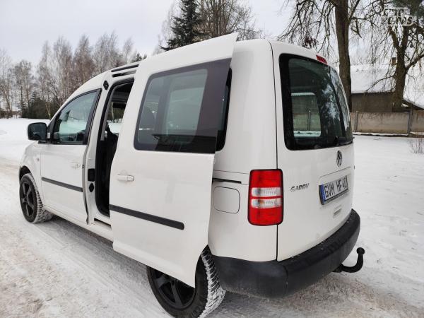 White Volkswagen Caddy 2015 in Mazeikiai, with an engine capacity of 1.60 L and mileage of 241 thousand km for 6800 €, photo 10 on AUTOMOTO.COM.LV