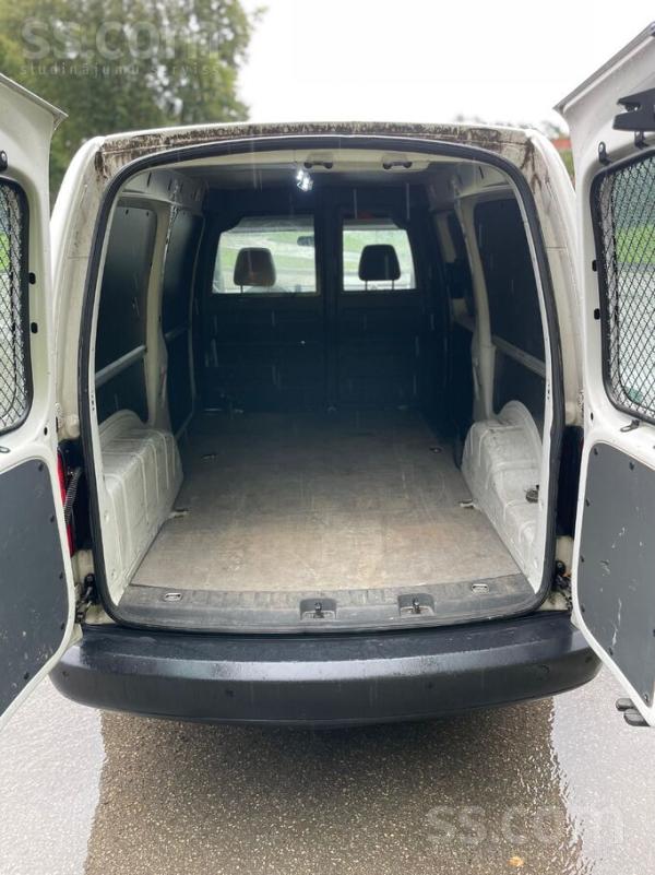 White Volkswagen Caddy 2015 in Ogre, with an engine capacity of 1.60 L and mileage of 345 thousand km for 7350 €, photo 8 on AUTOMOTO.COM.LV