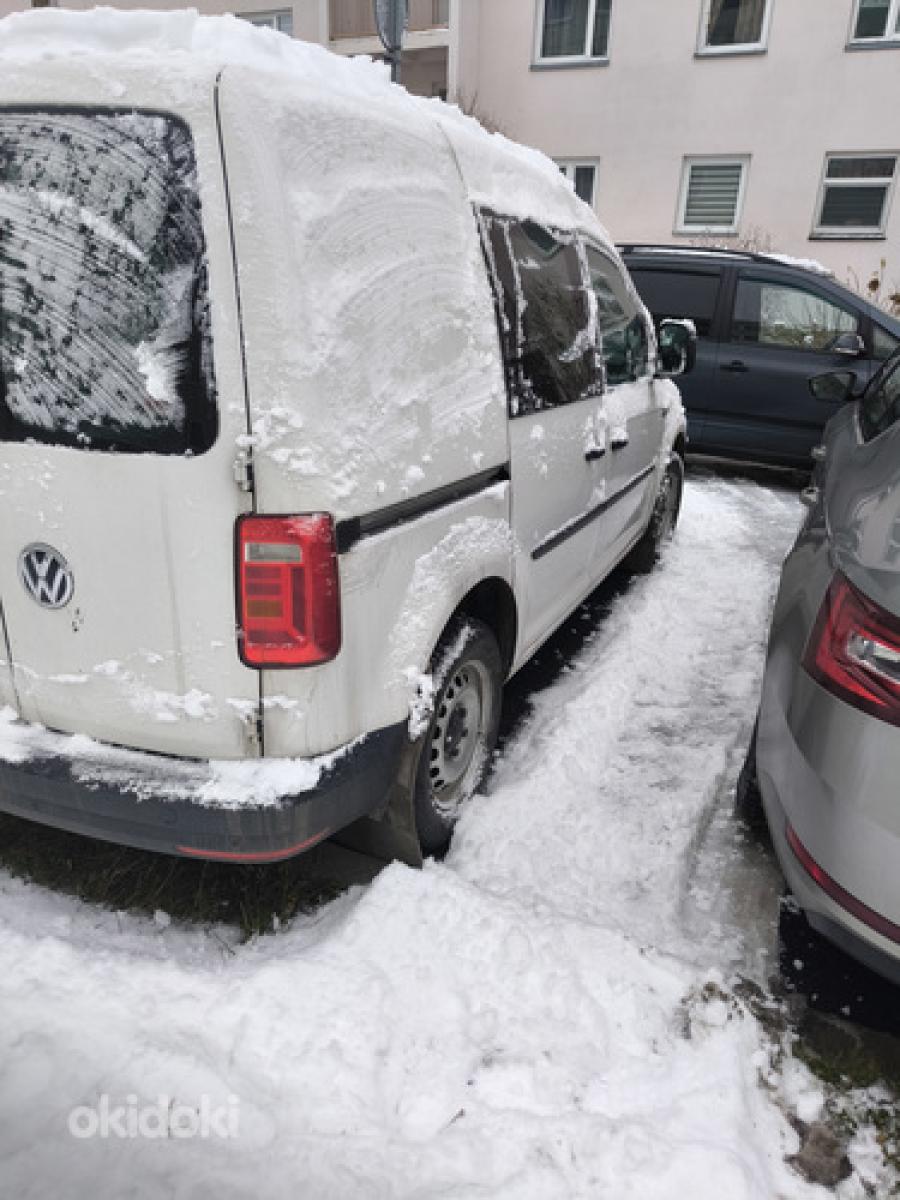 White Volkswagen Caddy 2016 in Narva, with an engine capacity of 0.00 L and mileage of 351 thousand km for 6900 €, photo 5 on AUTOMOTO.COM.LV