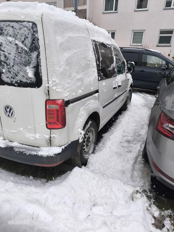 White Volkswagen Caddy 2016 in Narva, with an engine capacity of 0.00 L and mileage of 351 thousand km for 6900 €, photo 9 on AUTOMOTO.COM.LV