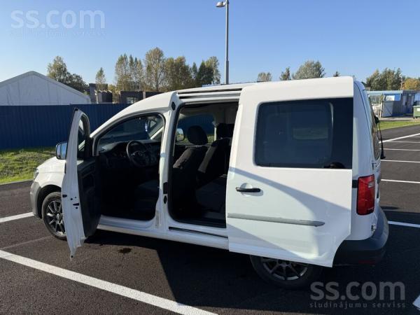 White Volkswagen Caddy 2018 in Riga, with an engine capacity of 2.00 L and mileage of 228 thousand km for 8950 €, photo 5 on AUTOMOTO.COM.LV