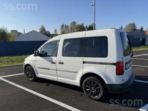 White Volkswagen Caddy 2018 in Riga, with an engine capacity of 2.00 L and mileage of 228 thousand km for 8950 €, photo 6 on AUTOMOTO.COM.LV