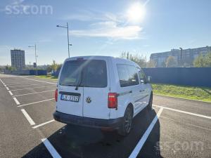 White Volkswagen Caddy 2018 in Riga, with an engine capacity of 2.00 L and mileage of 228 thousand km for 8950 €, photo 9 on AUTOMOTO.COM.LV