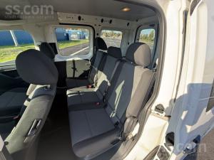 White Volkswagen Caddy 2018 in Riga, with an engine capacity of 2.00 L and mileage of 228 thousand km for 8950 €, photo 11 on AUTOMOTO.COM.LV