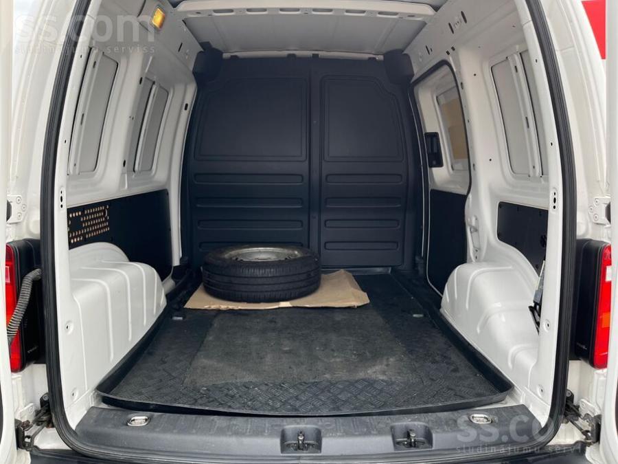 White Volkswagen Caddy 2019 in Riga, with an engine capacity of 2.00 L and mileage of 210 thousand km for 8990 €, photo 11 on AUTOMOTO.COM.LV