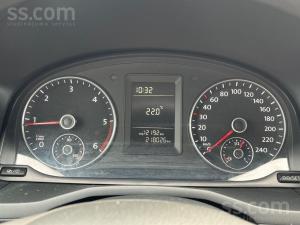 White Volkswagen Caddy 2019 in Riga, with an engine capacity of 2.00 L and mileage of 210 thousand km for 8990 €, photo 14 on AUTOMOTO.COM.LV