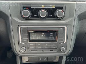 White Volkswagen Caddy 2019 in Riga, with an engine capacity of 2.00 L and mileage of 210 thousand km for 8990 €, photo 15 on AUTOMOTO.COM.LV