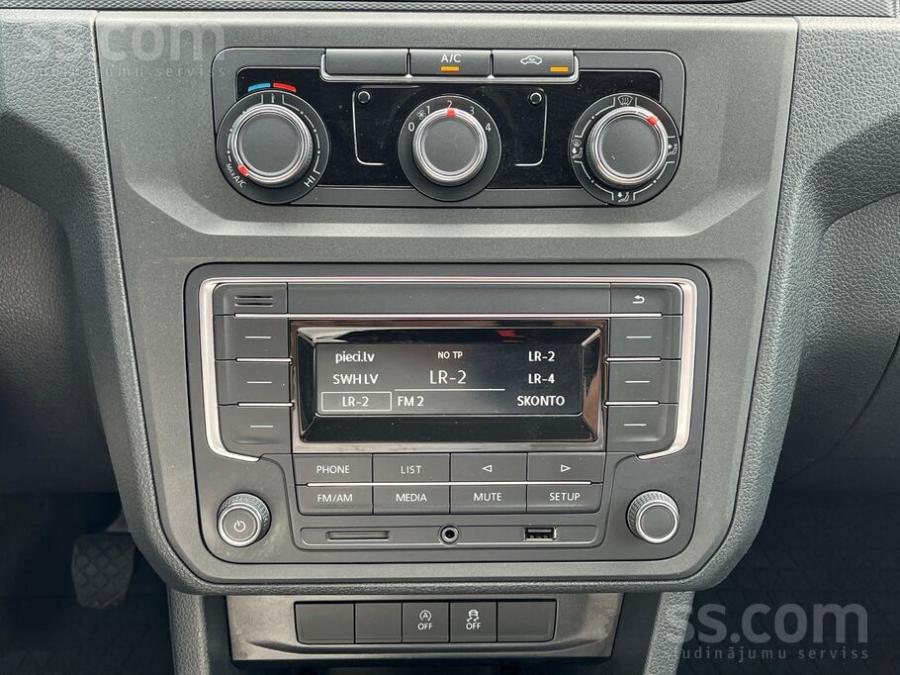 White Volkswagen Caddy 2019 in Riga, with an engine capacity of 2.00 L and mileage of 210 thousand km for 8990 €, photo 15 on AUTOMOTO.COM.LV