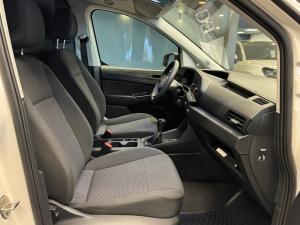 Balts Volkswagen Caddy 2022 Rīga, ar dzinēja tilpumu 2.00 L un nobraukumu 198 tūkst. km par 10490 €, foto 13 vietnē AUTOMOTO.COM.LV