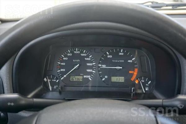 Volkswagen Caddy 2003 in Valmiera on AUTOMOTO.COM.LV White Volkswagen Caddy 2003 in Valmiera, with an engine capacity of 1.90 L and mileage of 167 thousand km for 3500 €, photo 3 on AUTOMOTO.COM.LV