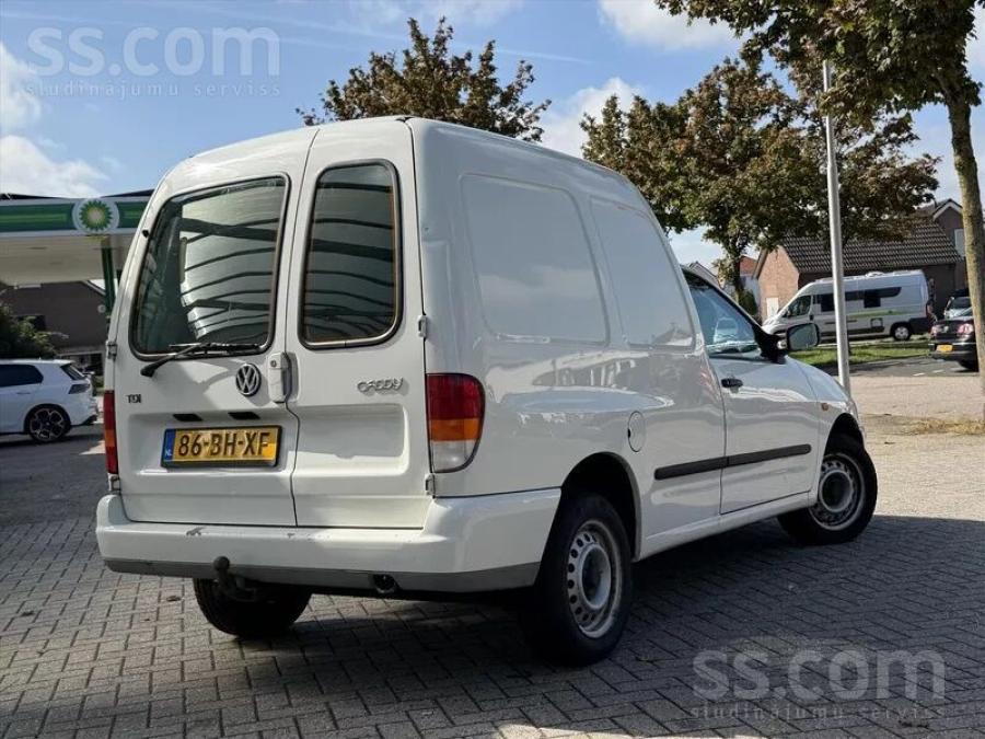 White Volkswagen Caddy 2003 in Valmiera, with an engine capacity of 1.90 L and mileage of 167 thousand km for 3500 €, photo 7 on AUTOMOTO.COM.LV