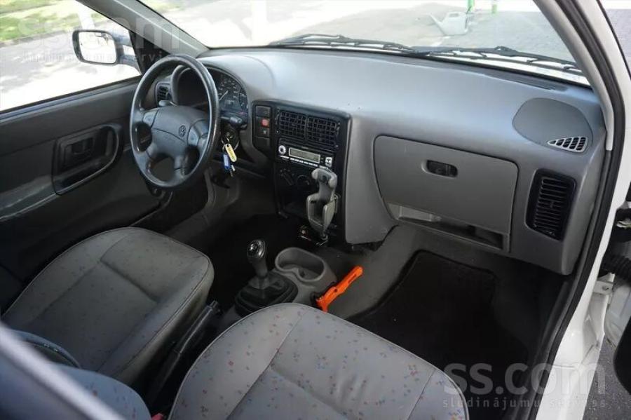 White Volkswagen Caddy 2003 in Valmiera, with an engine capacity of 1.90 L and mileage of 167 thousand km for 3500 €, photo 9 on AUTOMOTO.COM.LV
