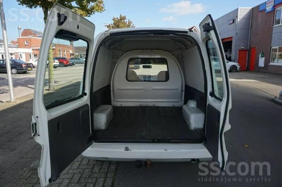 White Volkswagen Caddy 2003 in Valmiera, with an engine capacity of 1.90 L and mileage of 167 thousand km for 3500 €, photo 10 on AUTOMOTO.COM.LV