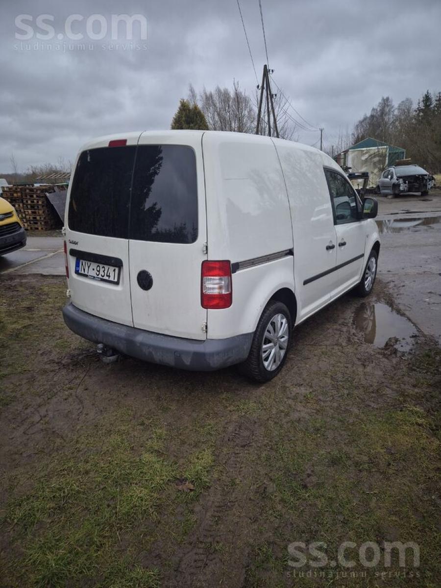White Volkswagen Caddy 2006 in Ogre, with an engine capacity of 2.00 L and mileage of 343 thousand km for 2400 €, photo 3 on AUTOMOTO.COM.LV