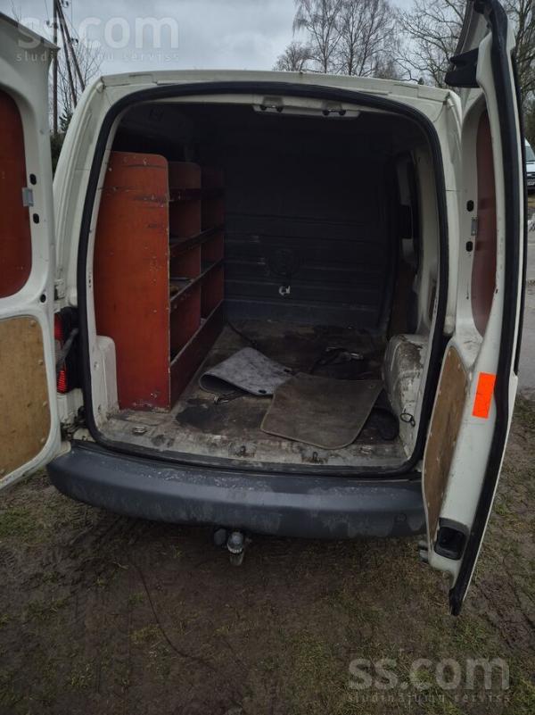 White Volkswagen Caddy 2006 in Ogre, with an engine capacity of 2.00 L and mileage of 343 thousand km for 2400 €, photo 5 on AUTOMOTO.COM.LV