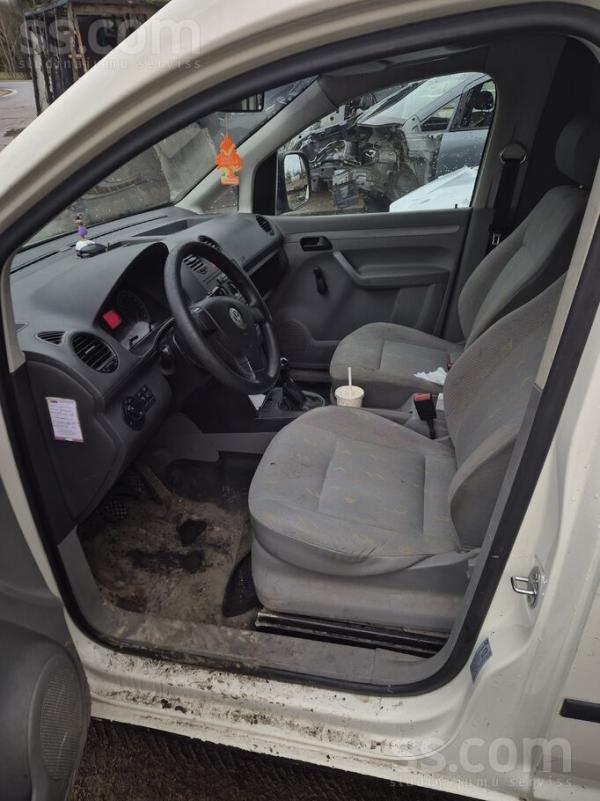 White Volkswagen Caddy 2006 in Ogre, with an engine capacity of 2.00 L and mileage of 343 thousand km for 2400 €, photo 6 on AUTOMOTO.COM.LV