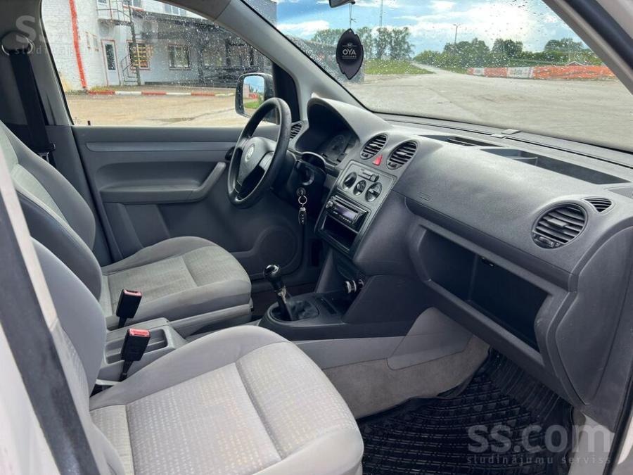 Balts Volkswagen Caddy 2006 Rīga, ar dzinēja tilpumu 1.90 L un nobraukumu 423 tūkst. km par 2300 €, foto 8 vietnē AUTOMOTO.COM.LV