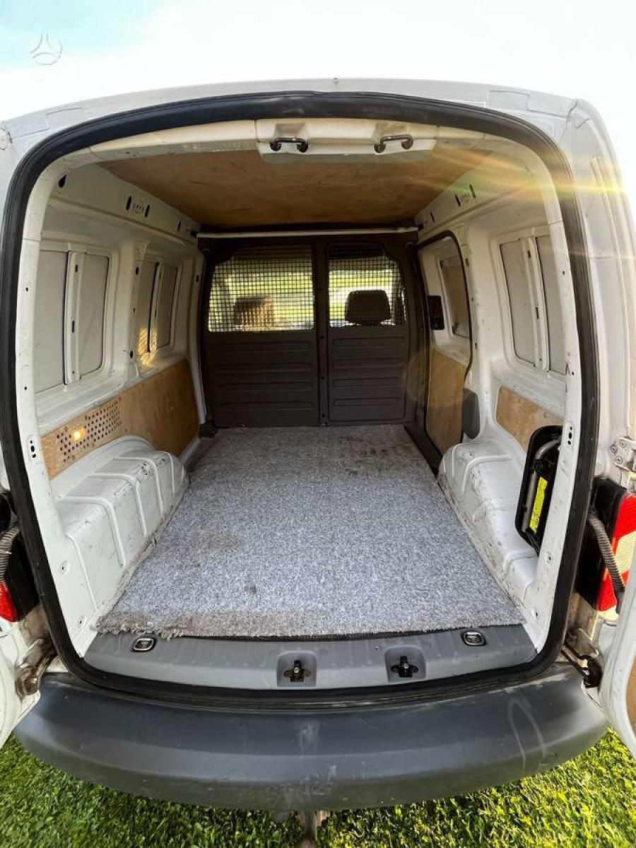 White Volkswagen Caddy 2006 in Silale, with an engine capacity of 2.00 L and mileage of 393 thousand km for 1690 €, photo 10 on AUTOMOTO.COM.LV