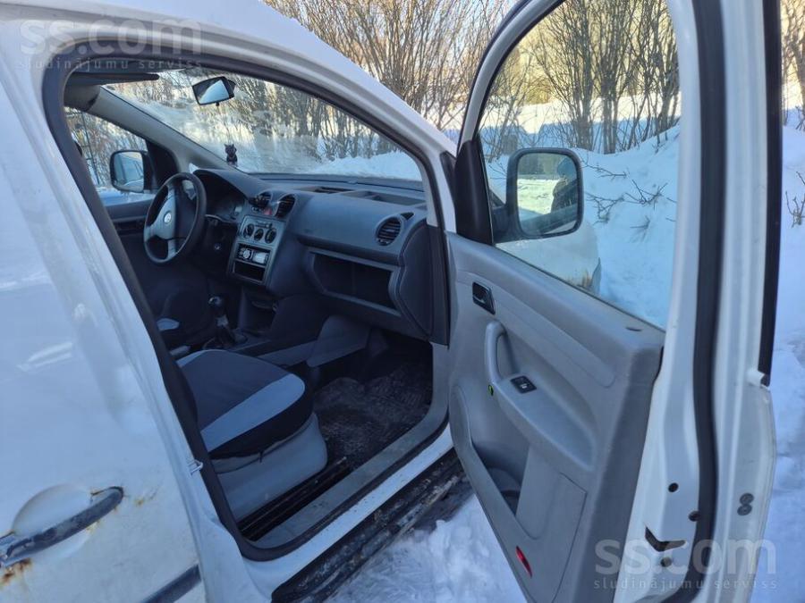 White Volkswagen Caddy 2007 in Kuldiga, with an engine capacity of 2.00 L and mileage of 0 thousand km for 1000 €, photo 6 on AUTOMOTO.COM.LV