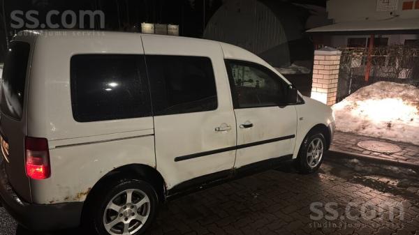White Volkswagen Caddy 2007 in Valmiera, with an engine capacity of 1.90 L and mileage of 645 thousand km for 1100 €, photo 3 on AUTOMOTO.COM.LV