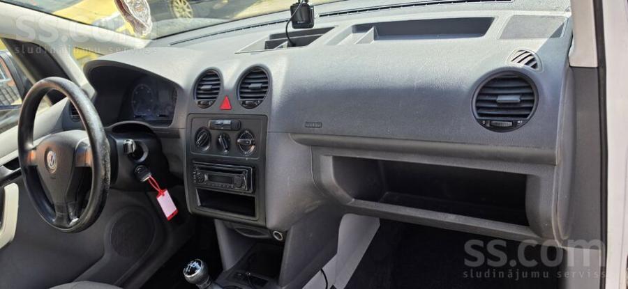 White Volkswagen Caddy 2007 in Valmiera, with an engine capacity of 1.90 L and mileage of 646 thousand km for 900 €, photo 11 on AUTOMOTO.COM.LV