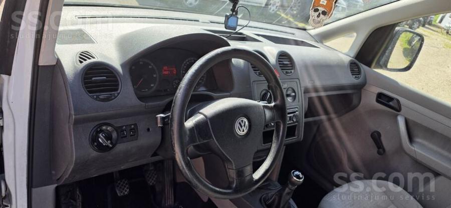 White Volkswagen Caddy 2007 in Valmiera, with an engine capacity of 1.90 L and mileage of 646 thousand km for 900 €, photo 12 on AUTOMOTO.COM.LV