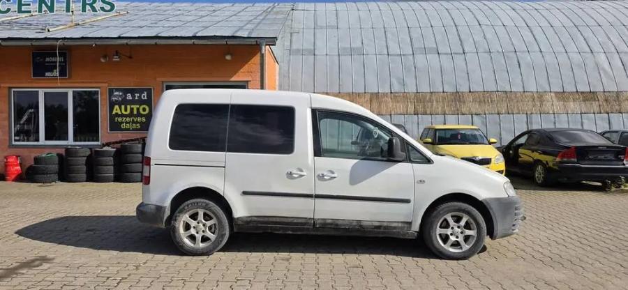 Balts Volkswagen Caddy 2007 Valmiera, ar dzinēja tilpumu 1.90 L un nobraukumu 646 tūkst. km par 900 €, foto 3 vietnē AUTOMOTO.COM.LV