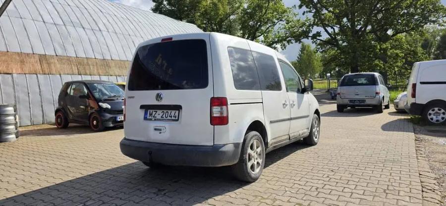 Balts Volkswagen Caddy 2007 Valmiera, ar dzinēja tilpumu 1.90 L un nobraukumu 646 tūkst. km par 900 €, foto 4 vietnē AUTOMOTO.COM.LV