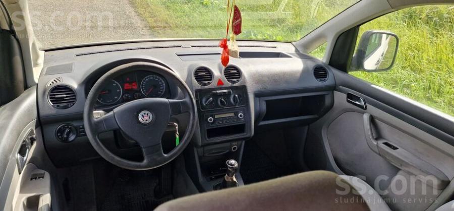 White Volkswagen Caddy 2007 in Riga, with an engine capacity of 1.90 L and mileage of 554 thousand km for 1250 €, photo 5 on AUTOMOTO.COM.LV