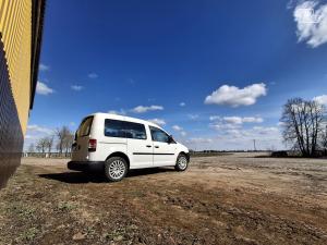 White Volkswagen Caddy 2008 in Joniskis, with an engine capacity of 1.90 L and mileage of 320 thousand km for 2800 €, photo 4 on AUTOMOTO.COM.LV