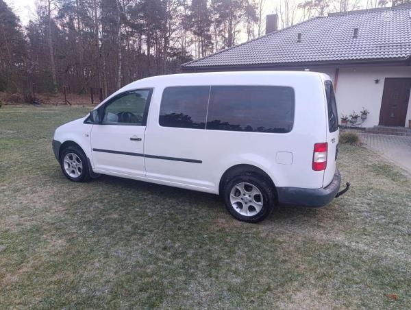 White Volkswagen Caddy 2010 in Silute, with an engine capacity of 1.90 L and mileage of 167 thousand km for 4750 €, photo 2 on AUTOMOTO.COM.LV