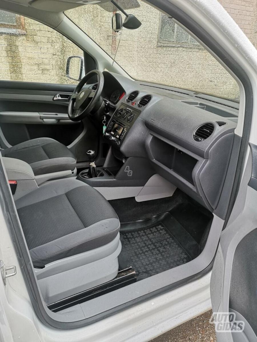 Balts Volkswagen Caddy 2010 Gargždai, ar dzinēja tilpumu 1.90 L un nobraukumu 380 tūkst. km par 4200 €, foto 6 vietnē AUTOMOTO.COM.LV