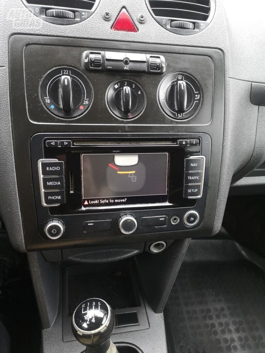 Balts Volkswagen Caddy 2010 Gargždai, ar dzinēja tilpumu 1.90 L un nobraukumu 380 tūkst. km par 4200 €, foto 8 vietnē AUTOMOTO.COM.LV